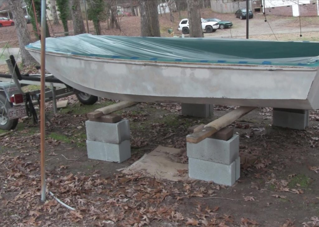 How to Lift a Boat off a Trailer - Boston Whaler 13 Restoration - Part 9