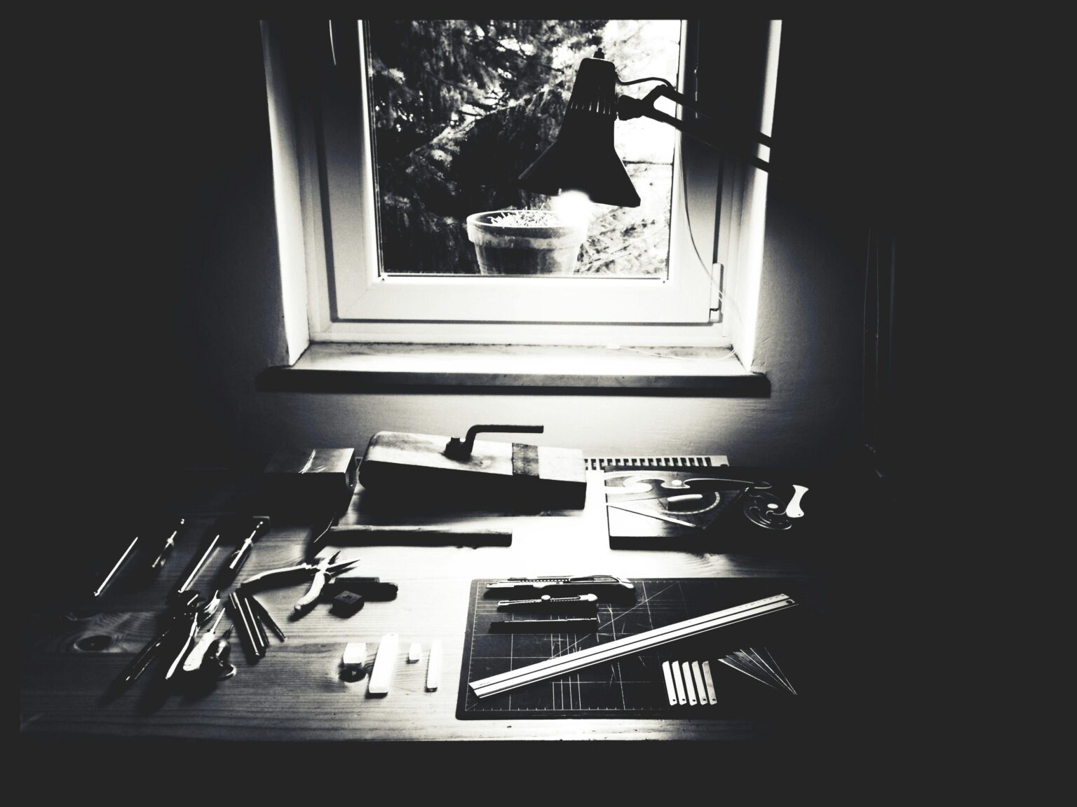 The Ultimate Work Bench Guide - Extreme DIY